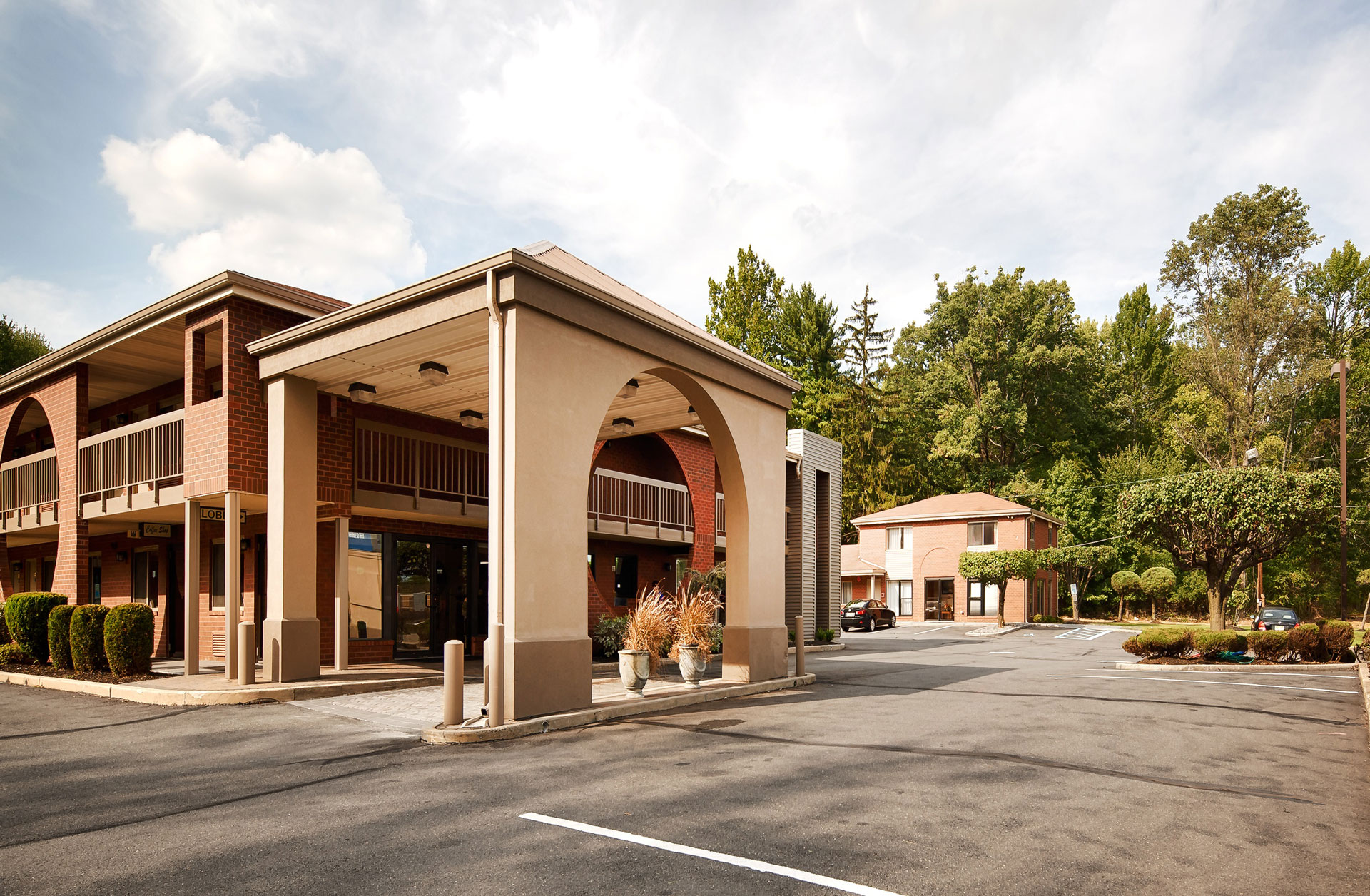 MHO Inn & Suites – MHO Hotels